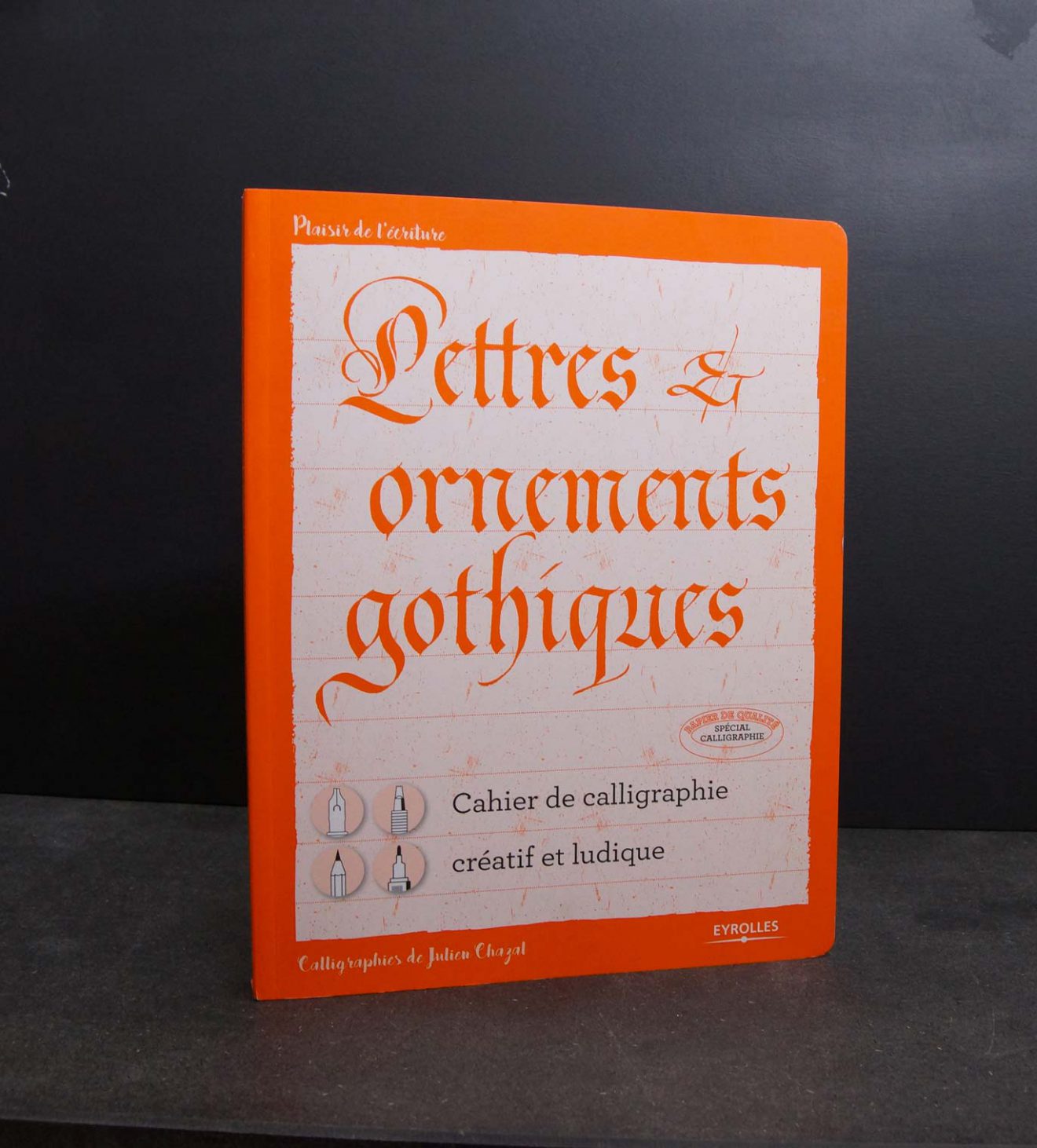 Lettres Ornements Gothiques Design JulienChazal